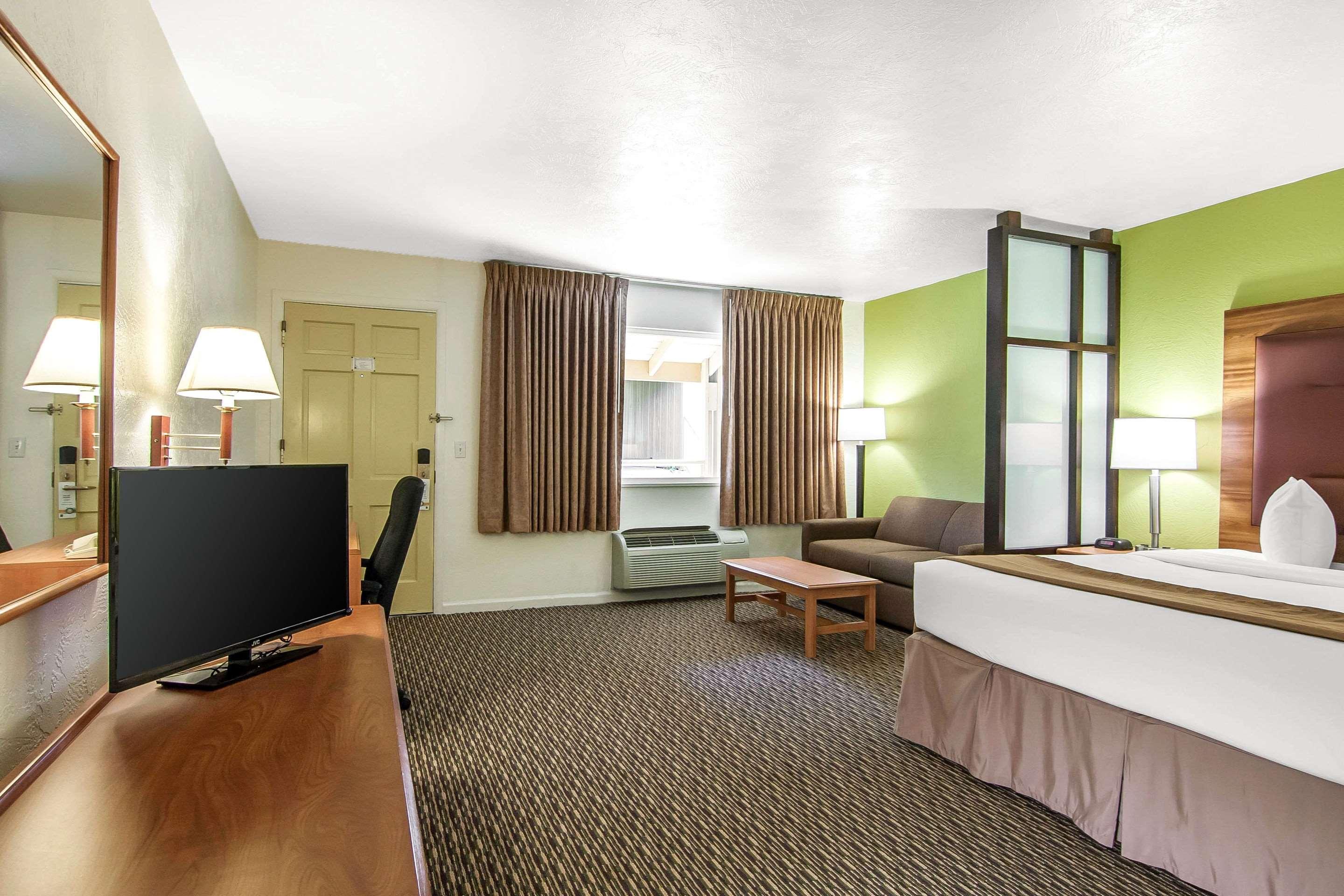 Quality Inn & Suites Coos Bay™ A Comfy Coos Bay Hotel Oregon Coast